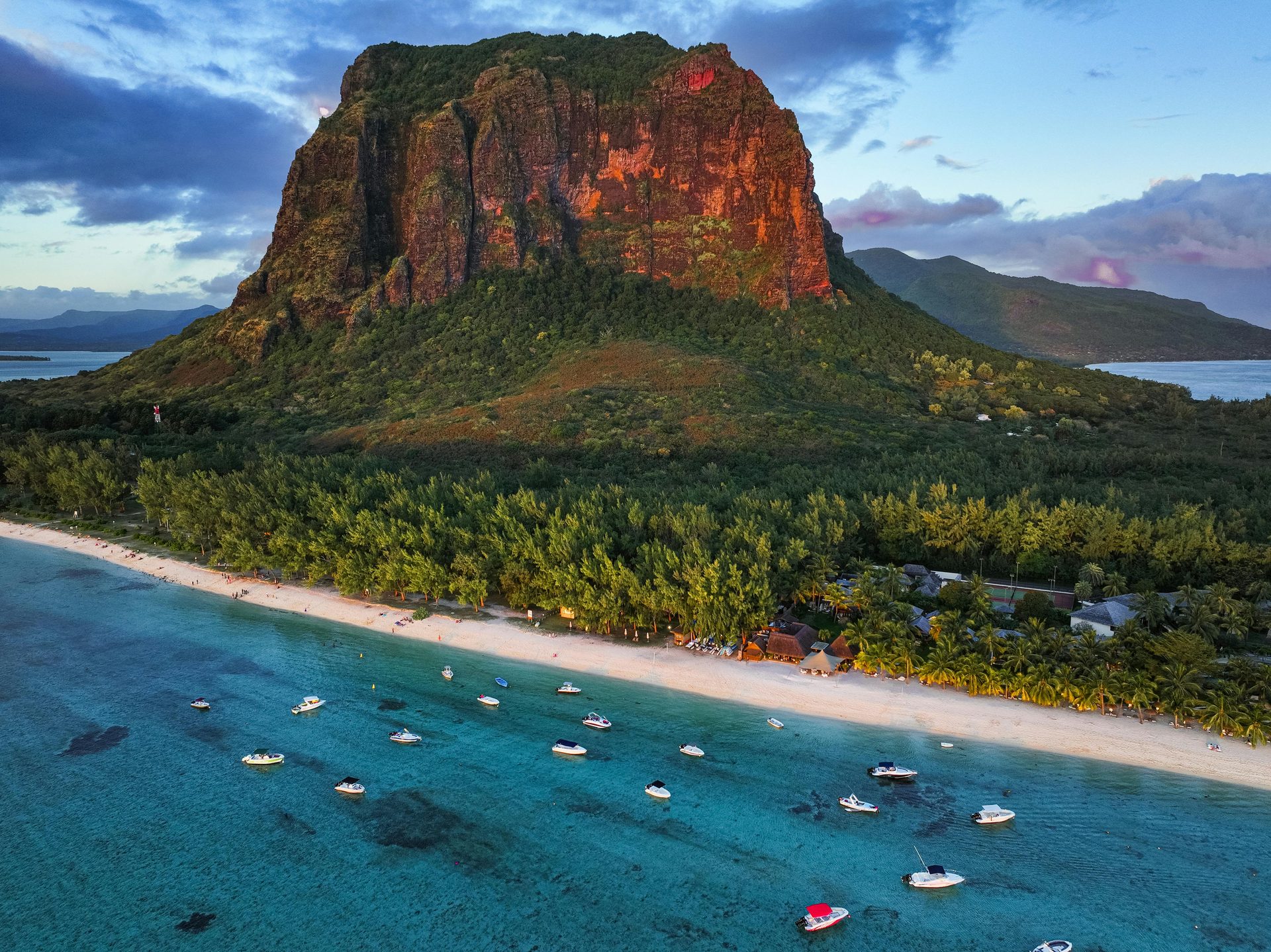 Beste Reisezeit Mauritius 2026 – Klima & Temperaturen | ClimaAtlas